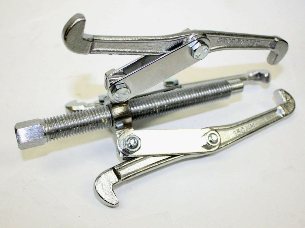 6" (150mm) 3 JAW LEGS GEAR PULLER PULLEY Remove Spindle Hub Shaft Axle ...